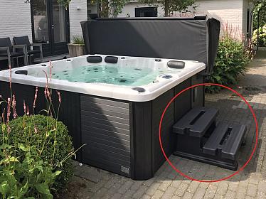 Jacuzzi - Trap voor jacuzzi | De Vliert Sierbestrating